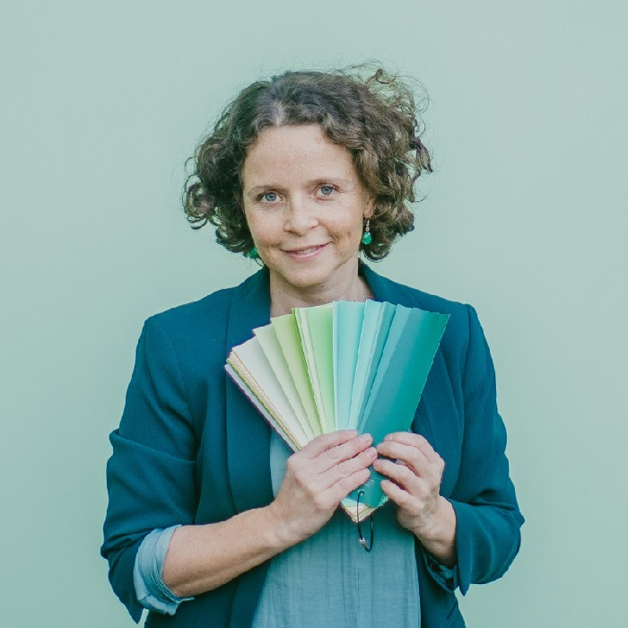 'Unbox color' con Susan Fischer :: AMPEL - Asociación Mujeres ...